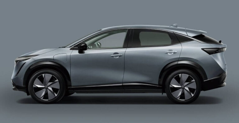 日産アリアはマイナーチェンジで何が変わった？価格と性能を比較